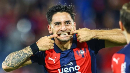 Jonathan Torres marcó un triplete en la victoria de Cerro Porteño
