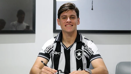 Álvaro Montoro es nuevo jugador del Botafogo