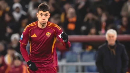 Soulé, con un gol y una asistencia, fue la figura de Roma en la victoria